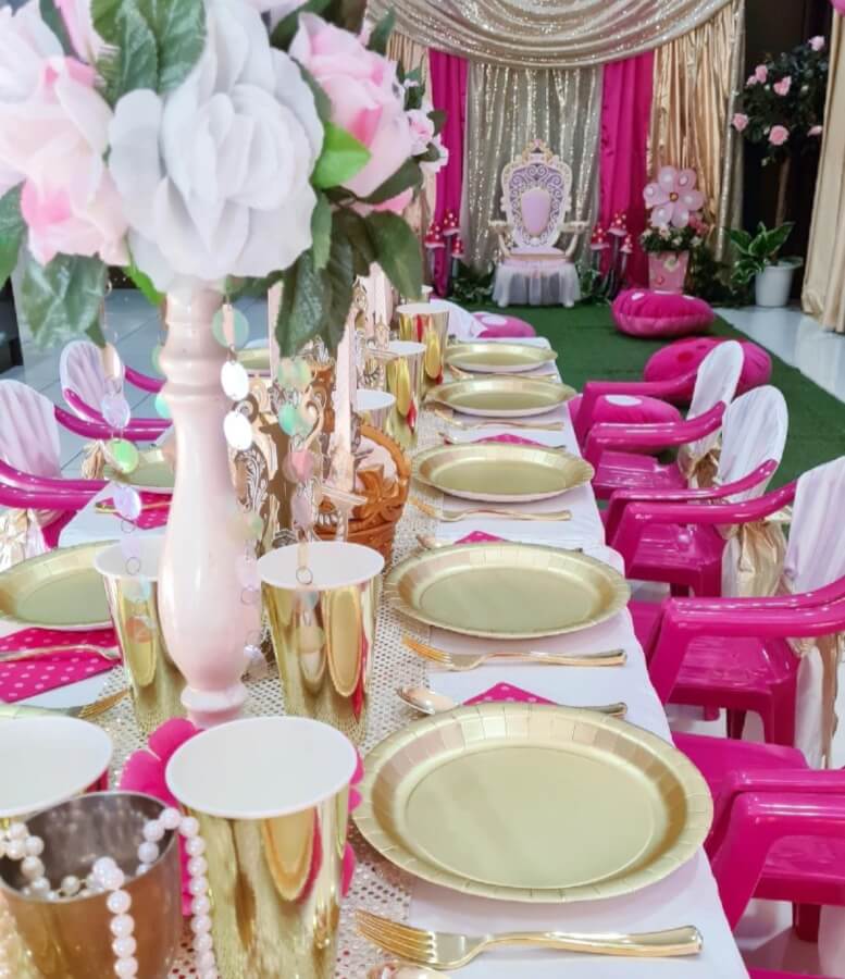 Princess Table Setting - Wish Upon a Party
