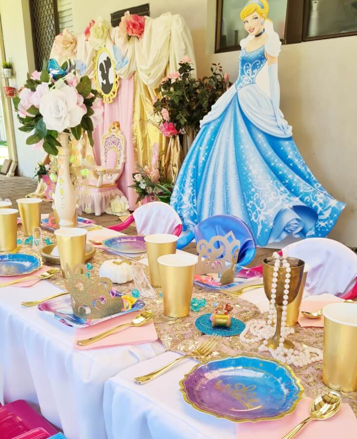 Cinderella Table Setting - Wish Upon a Party