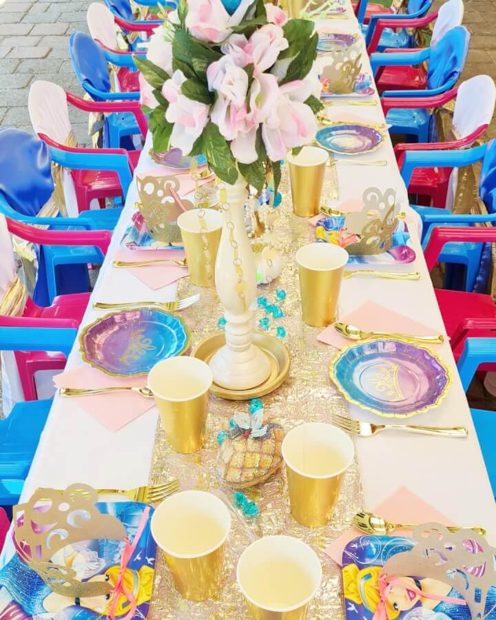 Cinderella Table Setting - Wish Upon a Party